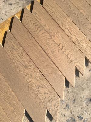 Cina Stile di design moderno Legno duro di ossa di pesce Legno di pavimento Piastra con legno di quercia ingegnerizzato in vendita