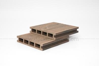 Cina 1.3%-1.4% Densità Shanghai Port di carico 3D Deep Embossed Composite WPC Decking Boards in vendita