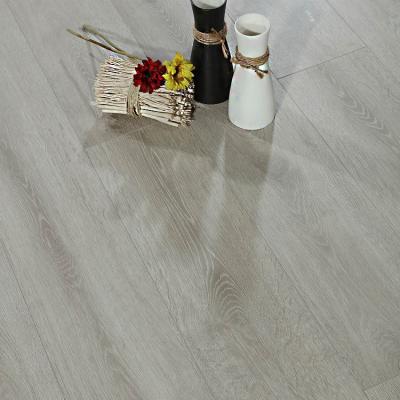 Cina Pavimenti in legno stratificato da 1218*240 mm ad alta densità per prestazioni superiori in vendita