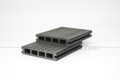 Cina 1.3%-1.4% Densità Shanghai Port di carico 3D Deep Embossed Composite WPC Decking Boards in vendita