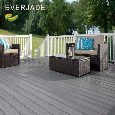 Cina Lungo ciclo di vita In legno-plastica composito 150x25mm WPC Decking per Romanien Pool Jetty in vendita