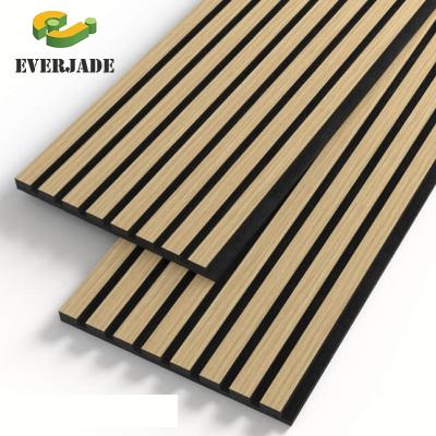 Cina Moderno design pannello acustico in fibra di poliestere a strisce di legno per il pannello di parete del teatro in vendita