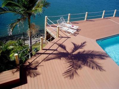 Cina Decking composito per giardino e patio in legno in superficie in rilievo ecologico in vendita