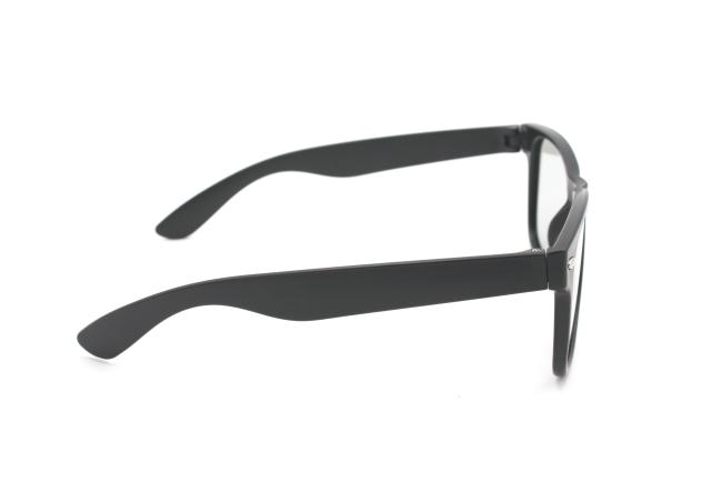 Reusable Polarized 3D Glasses