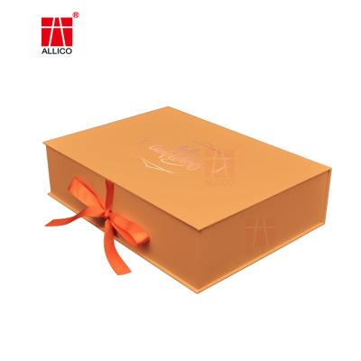 China Giftvakjes met Magnetisch Sluitingsdeksel voor het Voorstelvakje van het Gift Verpakkend Bruidsmeisje Te koop