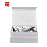 China Large White Collapsible Box With Magnetic Closure Rectangle Present Box for sale
