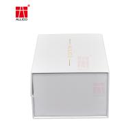 China Large White Collapsible Box With Magnetic Closure Rectangle Present Box for sale
