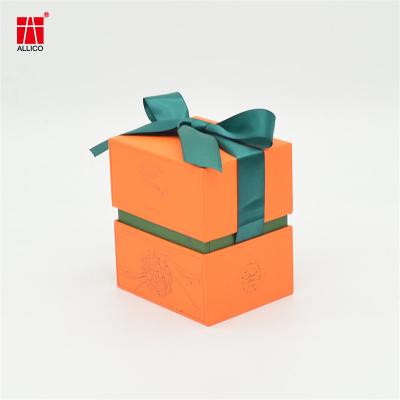 Cina Scatola della stagnola di diritti speciali di prelievo che imballa il contenitore d'imballaggio del regalo inferiore basso e di coperchio rigido con il nastro in vendita