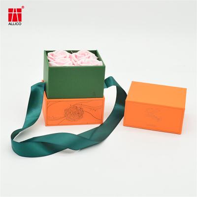 Cina Scatola della stagnola di diritti speciali di prelievo che imballa il contenitore d'imballaggio del regalo inferiore basso e di coperchio rigido con il nastro in vendita