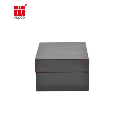 Cina Contenitore d'imballaggio di Logo Small Square Shape Black di colore della carta di gioielli su ordinazione del regalo in vendita