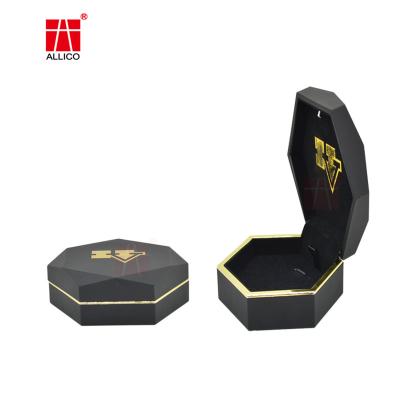 Cina Nozze Ring Presentation Box, scatola di cartone di timbratura di oro di esagono 88g in vendita