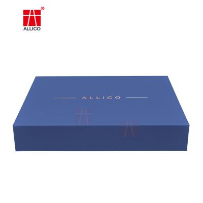 China Het blauwe Vlakke Vouwbare Verpakkende Embleem van de Doos600-800gsm Gouden Folie Te koop