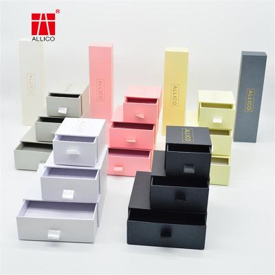 Cina La scatola di anniversario di nozze del cartone 200gram ha ordinato la larghezza di colori 3.2inch in vendita