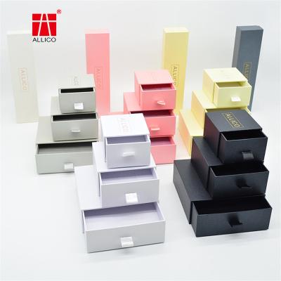 Cina La scatola di anniversario di nozze del cartone 200gram ha ordinato la larghezza di colori 3.2inch in vendita