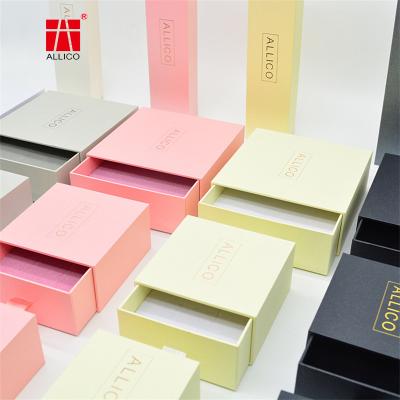 Cina La scatola di anniversario di nozze del cartone 200gram ha ordinato la larghezza di colori 3.2inch in vendita