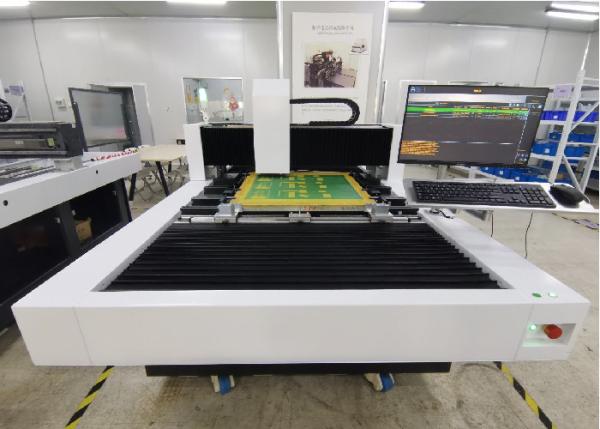pantalla automática de 1000x1100m m que expone la máquina