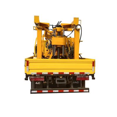 Cina Commerciale 200m Deep Water Well Drilling Truck Rig di servizio per pozzi d'acqua montato su veicolo in vendita