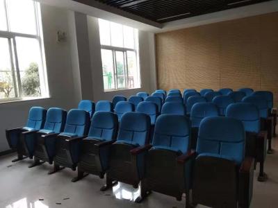 Cina Disposizione dei posti a sedere commerciale di cuoio del teatro, schienale ergonomico della sedia del Recliner del teatro in vendita