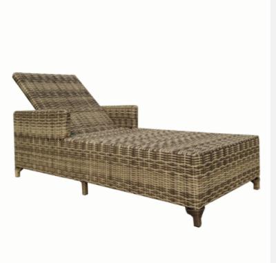 Cina LC1015 Poly Rattan Garden Outdoor Indoor Rattan Lounge Chair Beach Sun Holiday in vendita