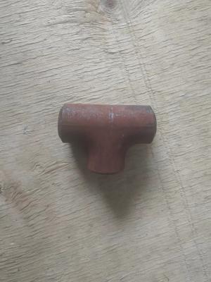 中国 Sch40 Sch80 Std はパイプラインのペンキの黒い表面のための A234WPB の炭素鋼のティーに等しい 販売のため