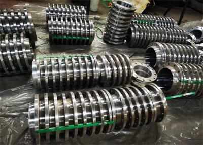 Cina Il metallo SS400 di TG RJ della flangia del acciaio al carbonio di A105 A106 ha forgiato la saldatura in vendita