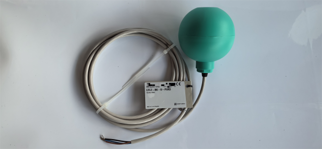 P+F LFL2-BK-U-PUR5-EMS Float Switch product image