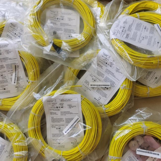 CB2W100-32 Interconnect Cable full length view