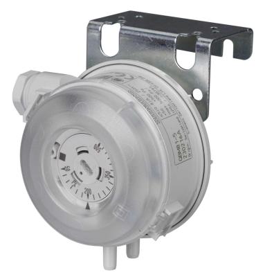 China QBM81-5 Differential Pressure Switch 50-500 Pa ROHS for sale
