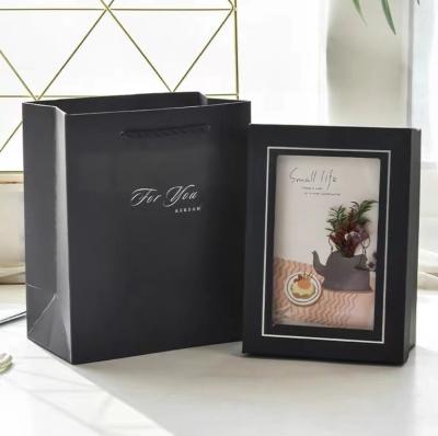Cina Stampa su ordinazione di Art Paper Paperboard Gift Boxes CMYK per il profumo cosmetico in vendita