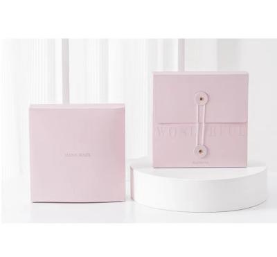 Cina Art Paper Foldable Gift Boxes porpora con i divisori Matt Lamination del nastro in vendita