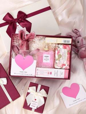 Cina Confezioni regalo in cartone laminazione lucida fatta a mano con coperchio e forma inferiore in vendita