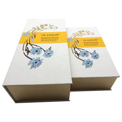 Cina la stampa offset 4C ha personalizzato il contenitore di regalo cosmetico con la timbratura del logo in vendita