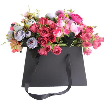 Cina Sacchetto della spesa di carta stampato romantico del certificato del FSC, contenitori d'imballaggio di fiore in vendita