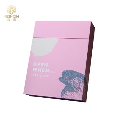 China Caixas de presente cor-de-rosa feitos a mão do cartão com logotipo de carimbo quente à venda