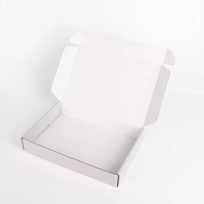 Cina Contenitori d'imballaggio di abbigliamento di lusso e flauto di CMYK con progettazione dei fiori in vendita