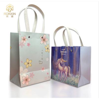 Cina CMYK riciclabile ha stampato la borsa del regalo di buon compleanno, ha personalizzato le borse di favore di partito in vendita