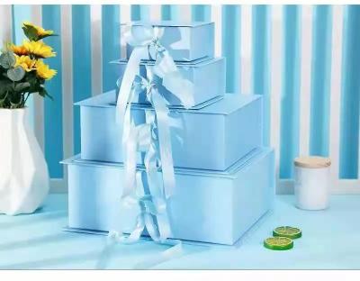 Cina Contenitori di regalo riciclabili del cartone del certificato del FSC, contenitori di regalo rosa con il nastro in vendita