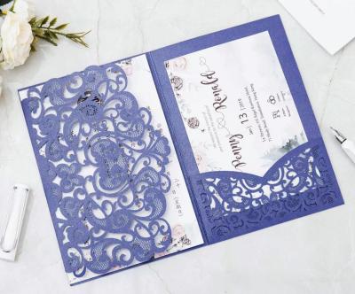 Cina Carte rosa di Art Paper Laser Cut Wedding con il nastro per la festa nuziale in vendita