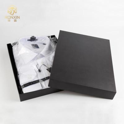 China Art Paper Paperboard Gift Boxes preto para o pacote da roupa à venda
