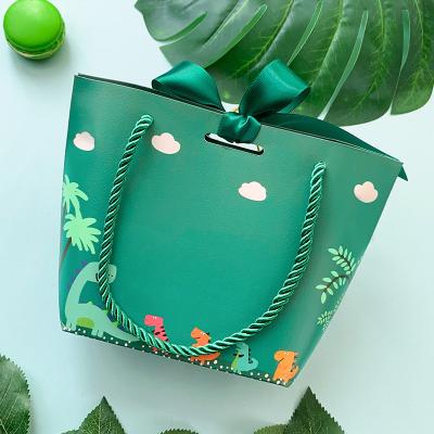 Cina Borsa verde di Art Paper Printed Paper Shopping con la corda della maniglia del nastro per il pacchetto del regalo in vendita
