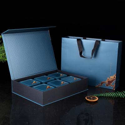 Cina Art Paper Paperboard Gift Boxes blu con magnetico per l'imballaggio cosmetico del regalo in vendita