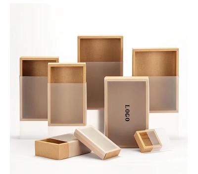 Cina Contenitore di regalo di Brown Kraft con la finestra che stampa Logo For Sweet Candy Packaging in vendita