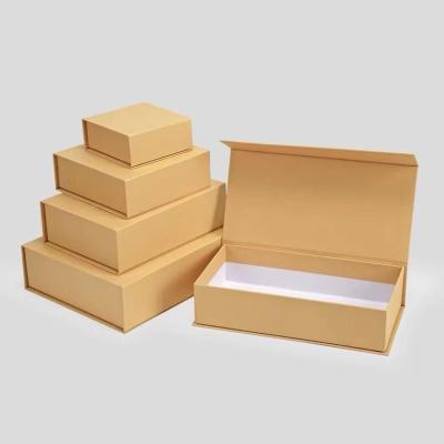 Cina Scatola magnetica della chiusura di abitudine del cartone di Art Paper 2mm dorata in vendita
