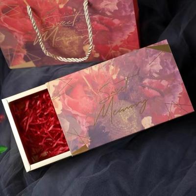 Cina Forma bianca del cassetto di Art Paper Paperboard Gift Boxes con la borsa in vendita