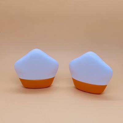 China 30ml Capacity Mini Sunscreen Bottle with Customized Printing and PP Material for Cosmetic Pump Bottle for sale