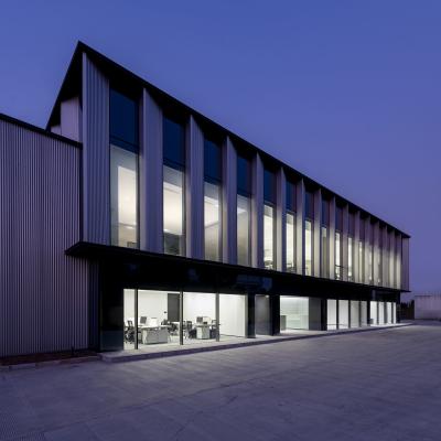 Китай Различные стальные конструкции зданий за пределами площадки с комплексной технической поддержкой и услугами продается