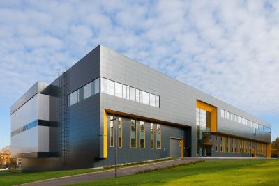 China Long Fatigue Life Steel Structure Warehouse Feito de material Q355B e instalação de suporte à venda