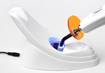 China Dental Instruments/Dental Equipment/Dental LED curing light for sale