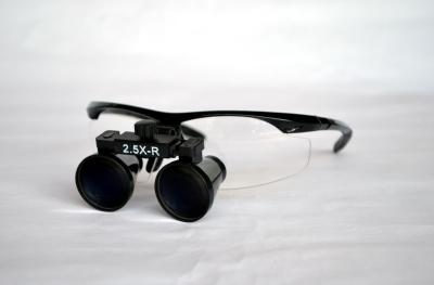 China 2.5X Dental Medical Surgical Binocular Loupes Optical Glass Magnifier with Aluminium Box for sale