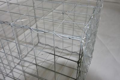 China Galvanized Alloy Gabions Tensile Strength Spot Welded Gabion Boxes à venda
